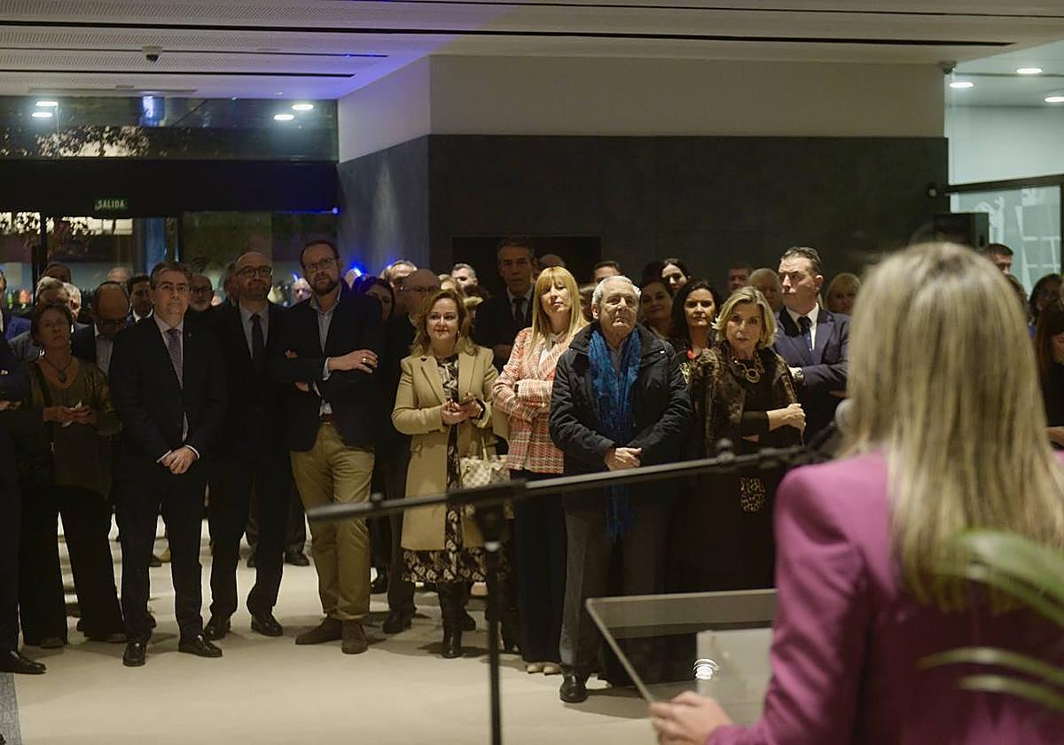 Imágenes: La inauguración de la nueva oficina Store Multicentro de Caixabank en Murcia | La Verdad